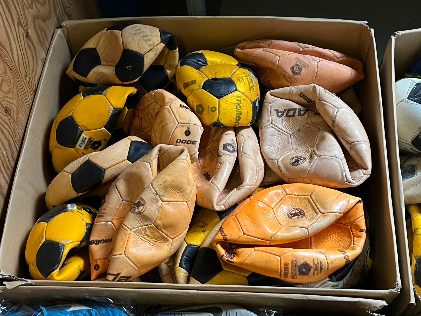 インドでサッカーチーム運営しているFC Nono 様にサッカーボールやスパイクなどを発送いたしました - NPO法人もったいないジャパン